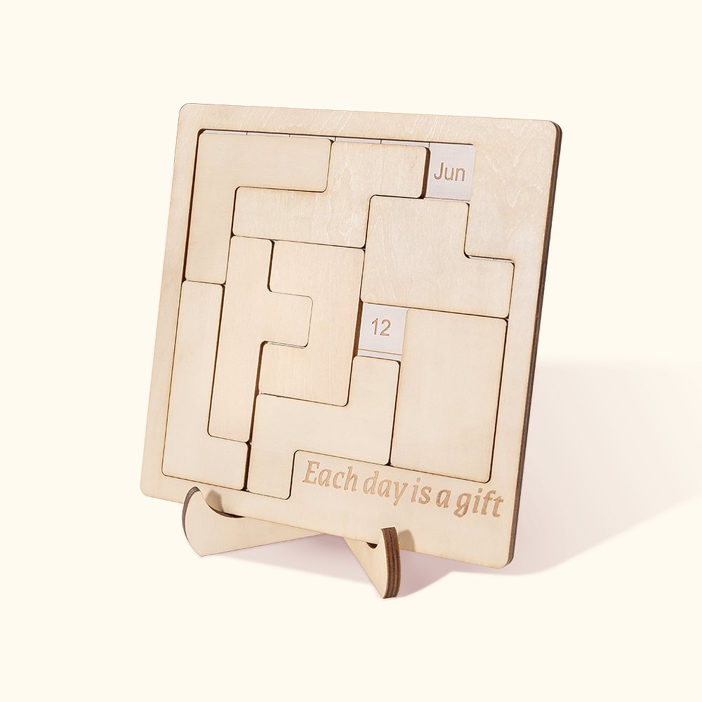 Personalisierte einzigartige hölzerne gravierte tägliche Kalender ...