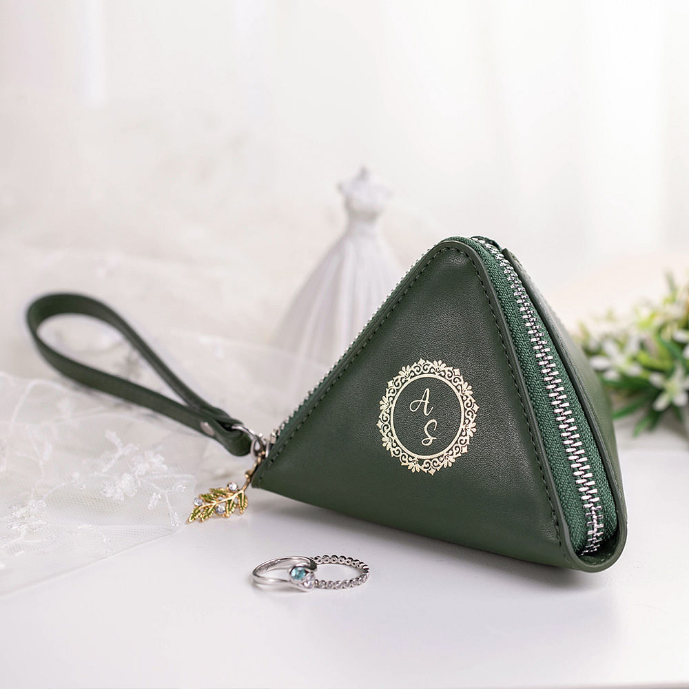 Personalized Portable Pyramid Name Jewelry Bag with Vine Leaf Design ...