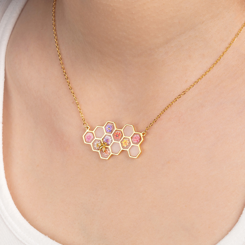 Personalized Birth Flower Honeycomb Pendant Necklace Dainty Bee Jewelry ...