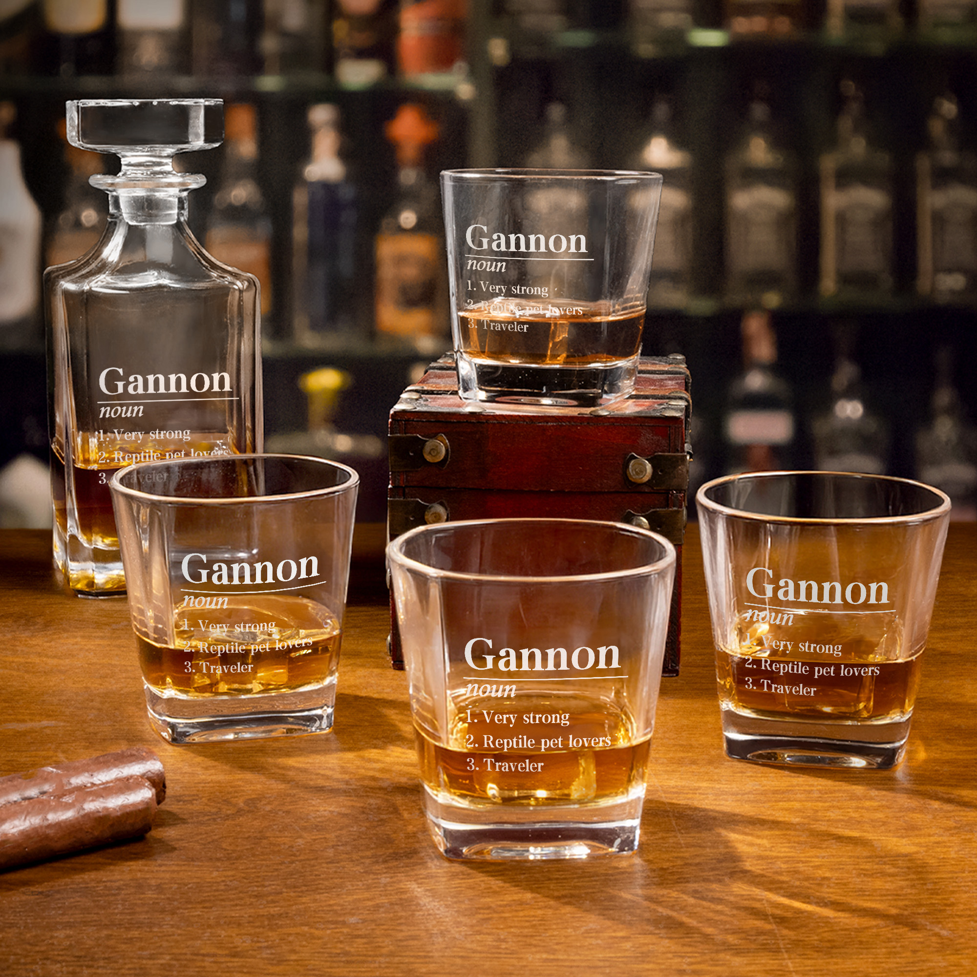 Personalisierte Vier-Prism Whiskey Dekanter mit Namen und Text Vatertag ...