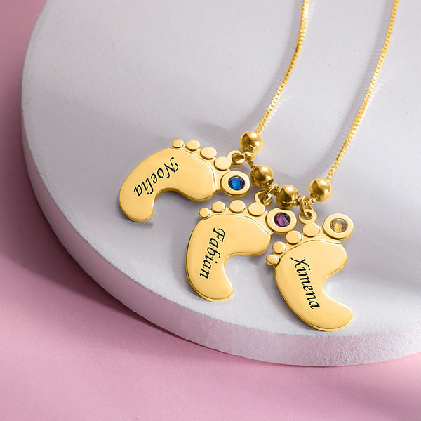 Personalized Mother's Necklace Baby Feet 1-5 Name Charms