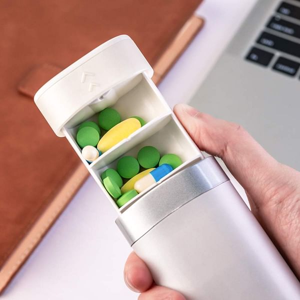 Personalized 7-Day Pill Organizer Weekly Pill Box Organizer for ...