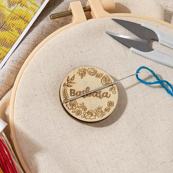 Personalized Magnetic Flower Needle Holder with Engraved Name Birthday ...