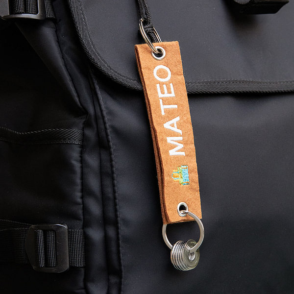 Personalized Embroidered Name Travel Felt Keychain with Engraved Text ...